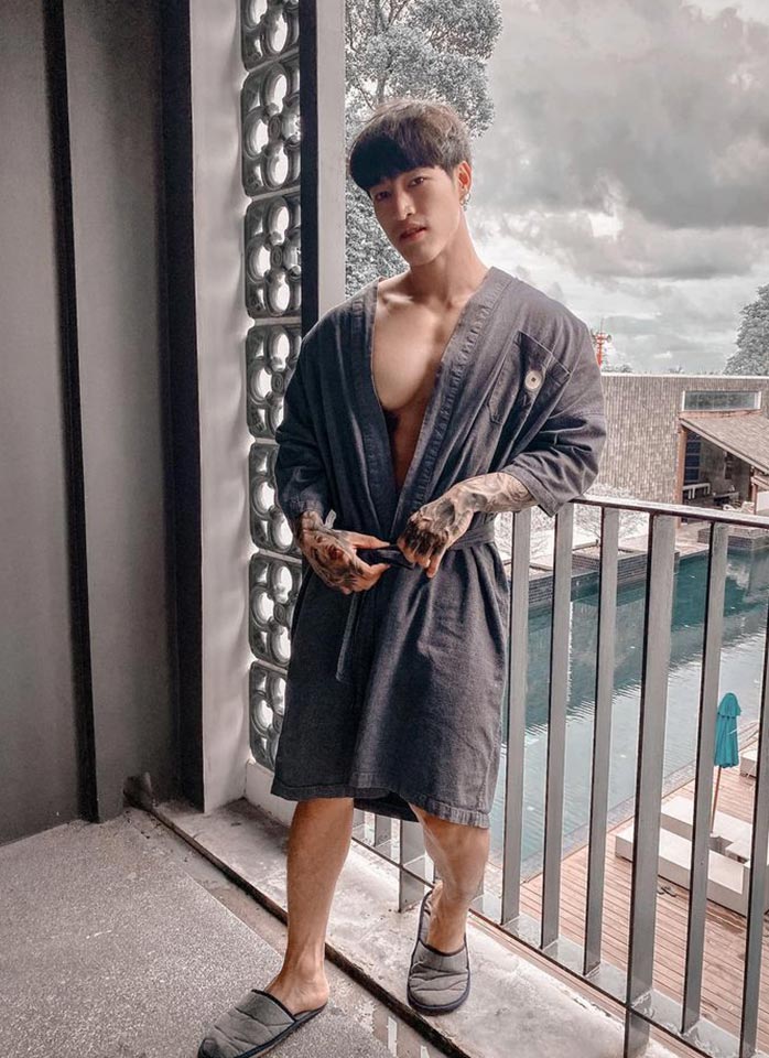 ส่องหนุ่มหล่อ หนึ่ง ศรัณพงษ์ เทรนเนอร์หุ่นดี กับรอยสักสุดเท่ห์ - เรื่องของ tattoo รวบรวม ข่าวสาร ...