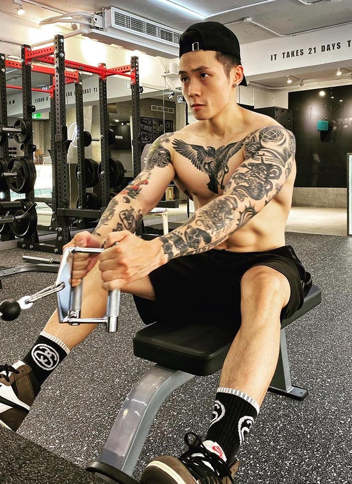 ส่องของดี “Eric” หนุ่มตี๋ไต้หวันหุ่นล่ำ กับรอยสักสุดซี๊ด ดีกรีนายแบบ ...