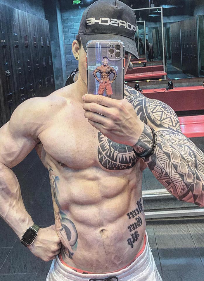 Logan Nguyen หนุ่มเพาะกาย หุ่นแซ่บ ซิกแพคบิ๊กบึ้ม ชาวเวียดนาม กับรอยสักชวนหลงใหล - เรื่องของ ...