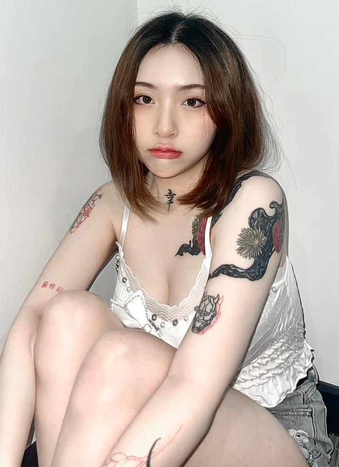 Xaya Bolin ซายา ส่องรอยสัก สาวสวย หุ่นแซ่บ ดีกรีความ ร้อนแรง เกินต้าน